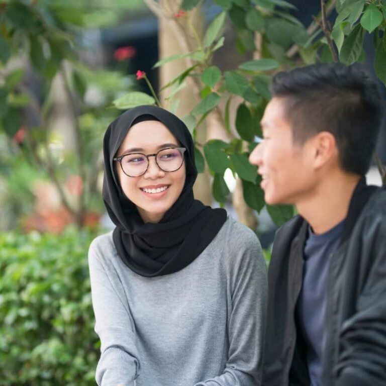 Contoh Chat Awal Kenalan, Yang Gak Garing dan Langsung Bikin Nyaman!